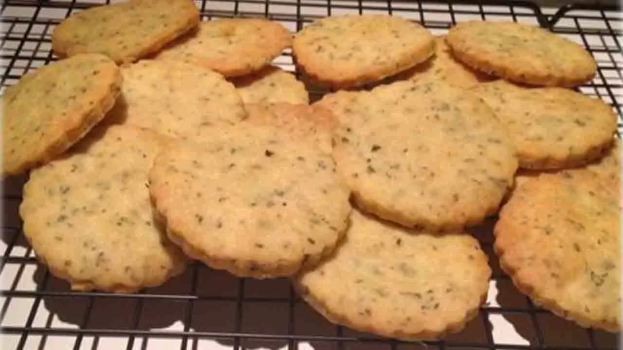 Savory giluteni-free biscuits