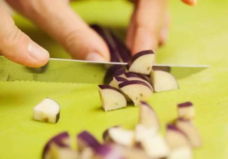 Koude pasta met aubergine