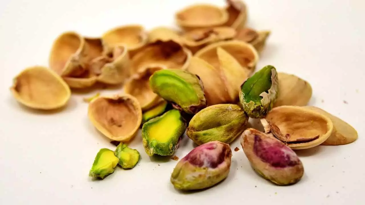 Pistachio dan bacon, itulah yang anda perlukan untuk dapat menyediakan hidangan yang lazat