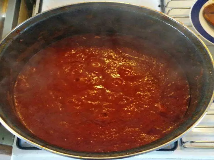 Pomidor sousundaky ýaşyl noýba