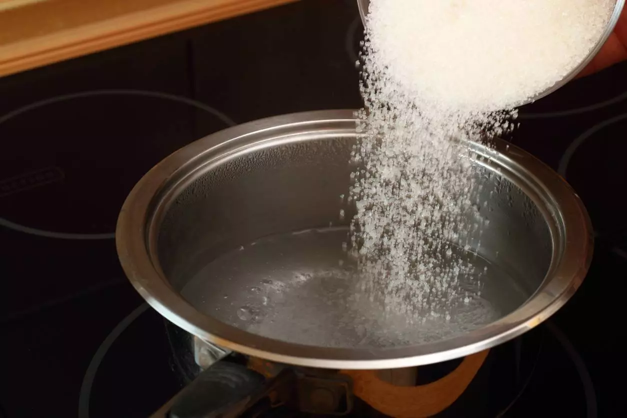 Sockervadd hemma, hur man förbereder det utan maskin. 3008_3