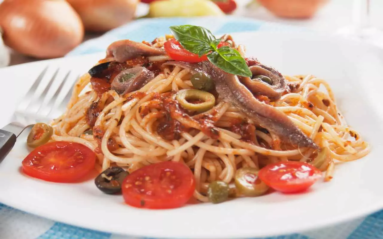 spaghetti anchovies kamatis 2022 04 06 resipe i-print kini