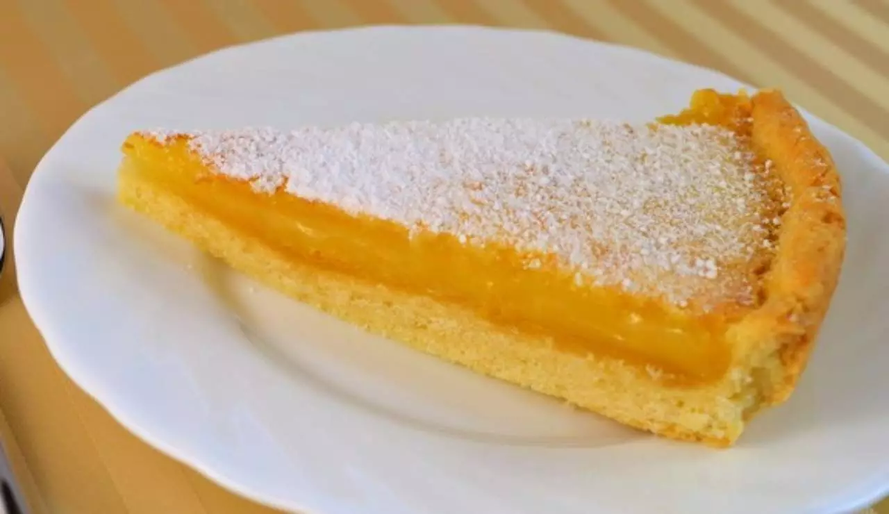 special tart with lemon cream