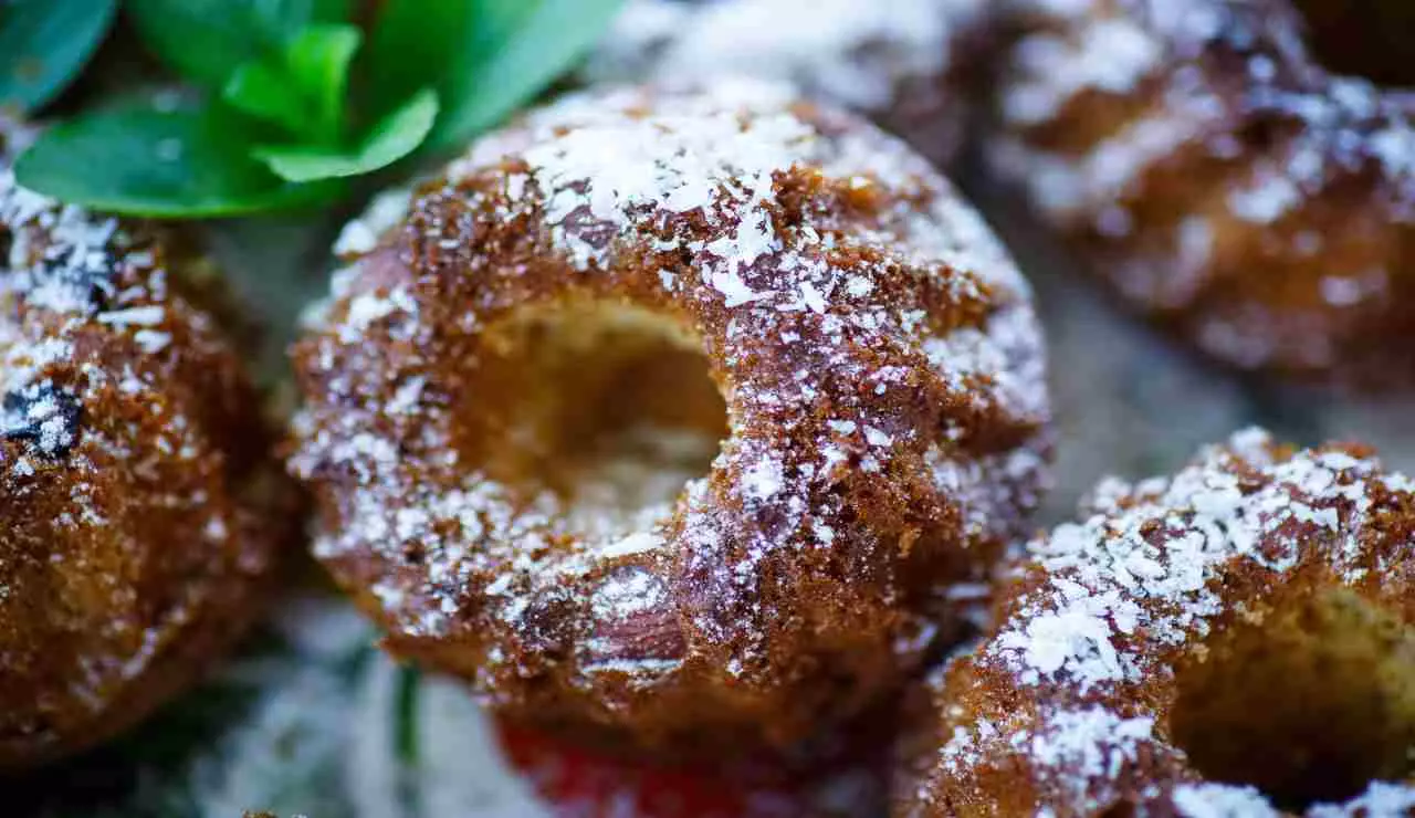 Cupcakes noix de coco et chocolat blanc AdobeStock