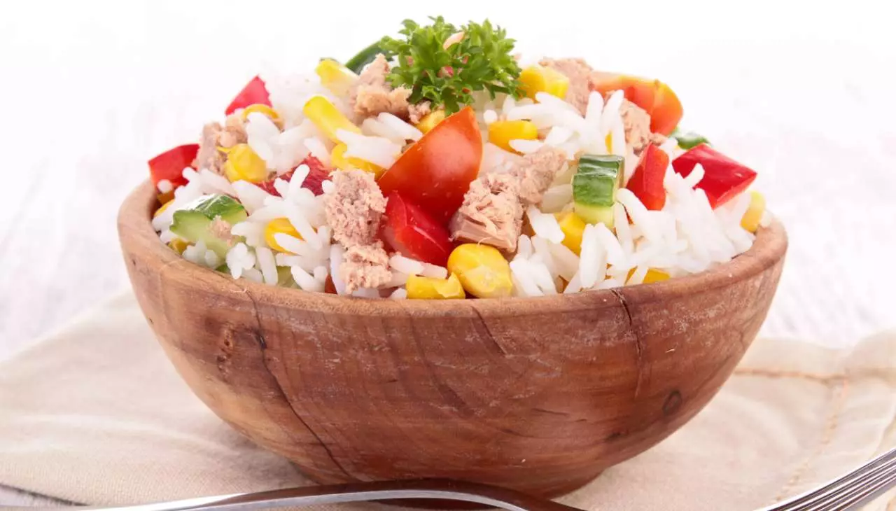 Salad osikapa na azụ na ọka