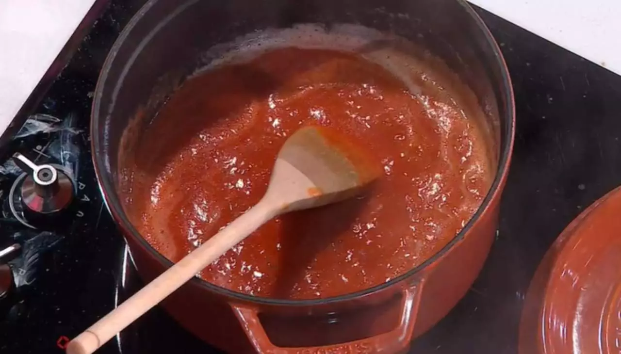 مکھن اور ٹماٹر کی چٹنی | بچوں کے لیے مثالی۔