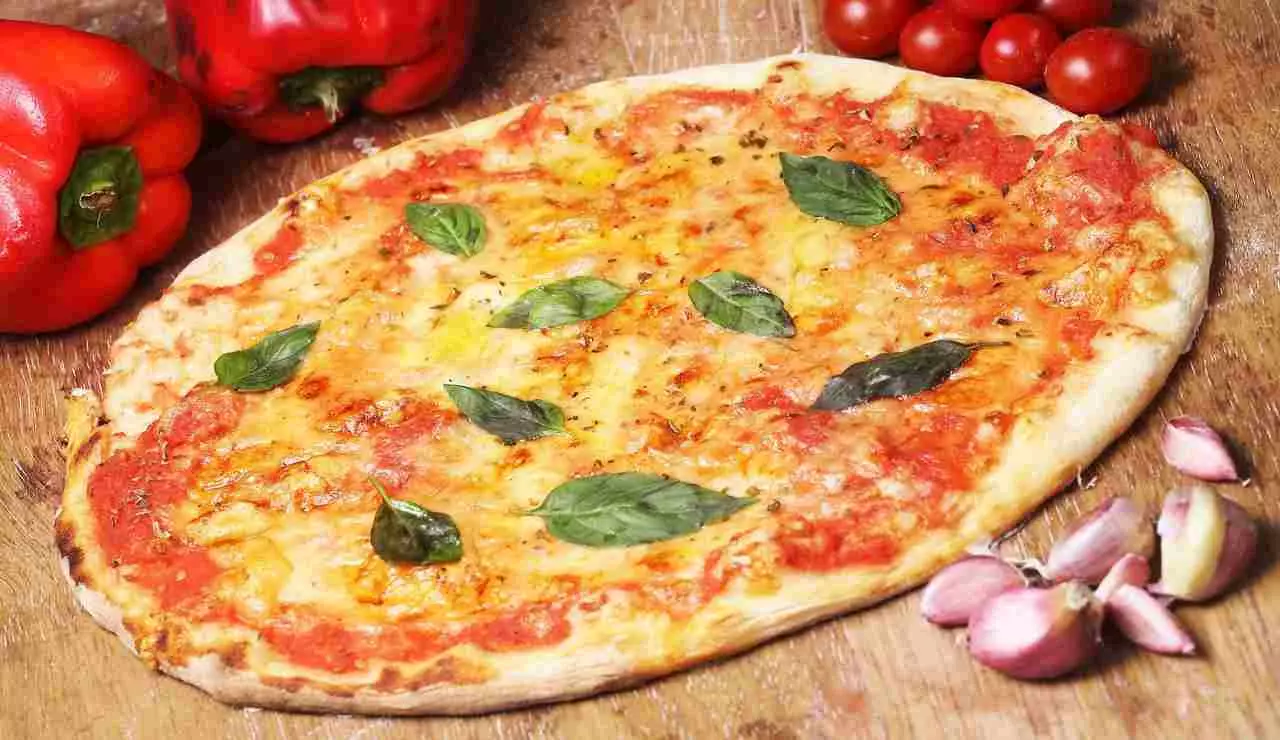 Mayasız yoğurtlu pizza | 15 dakikada hazır 30816_1