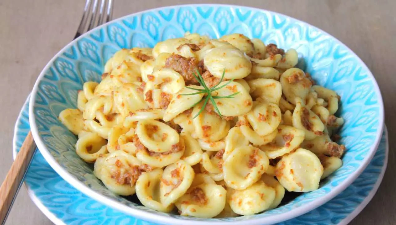 Orecchiette sa porilukom i kobasicom recept