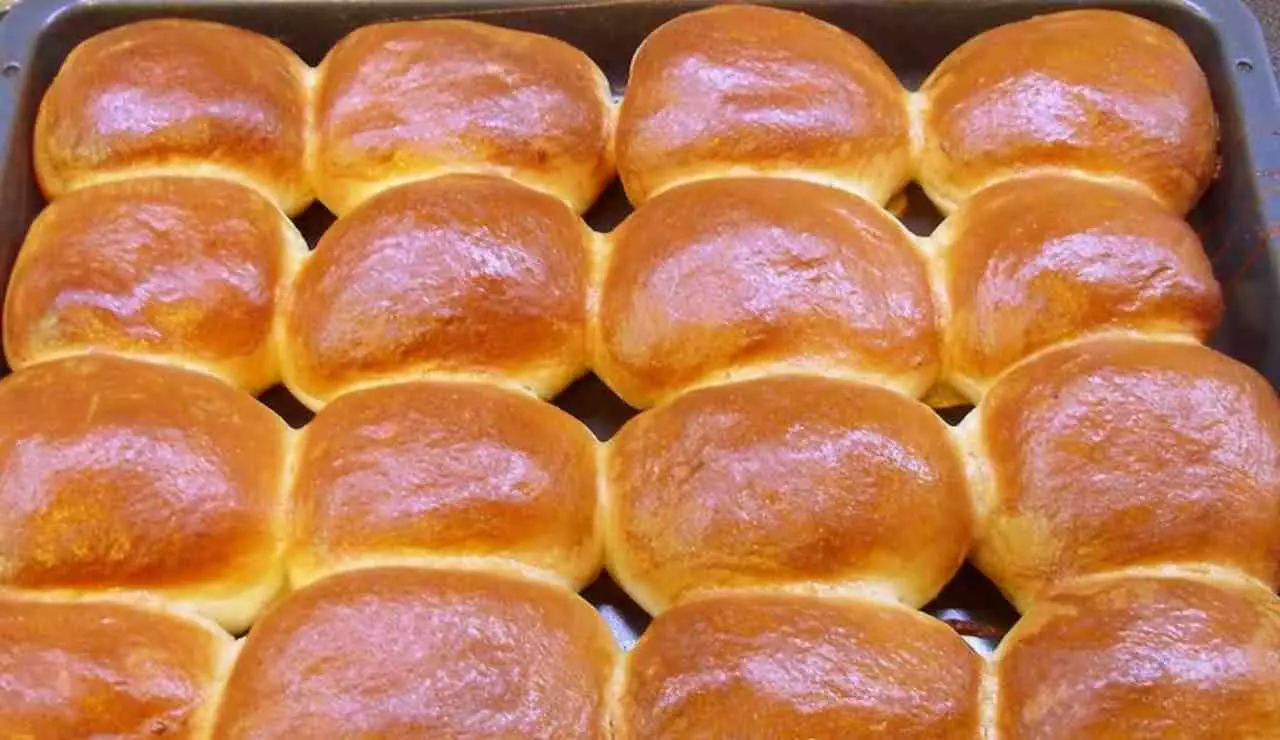 Mos brioche buns nrog 60 calories