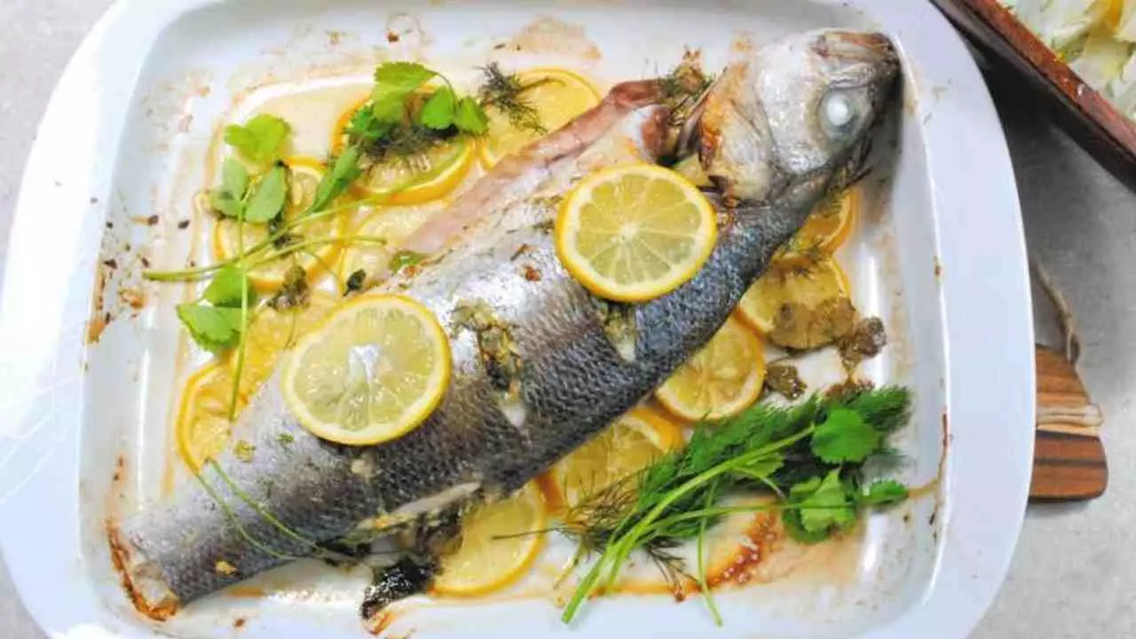 Baked perch parsley and lemon