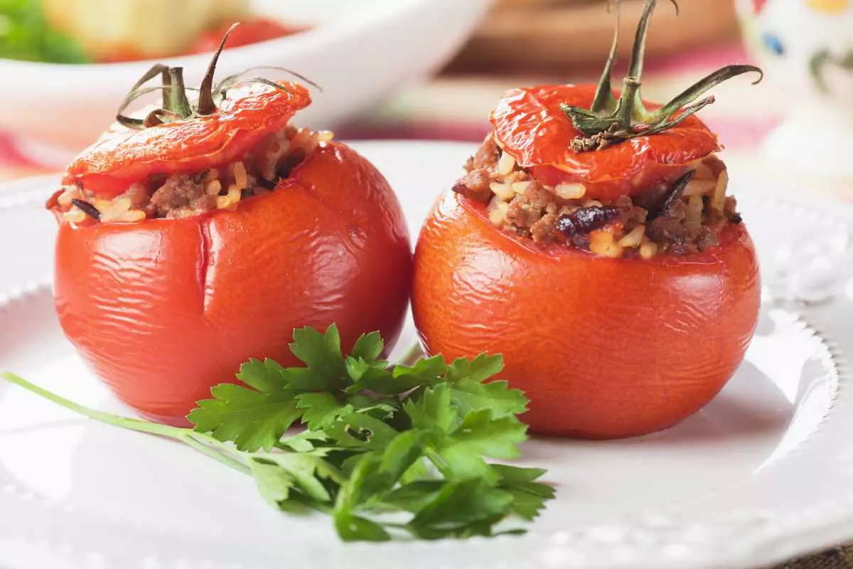 Stuffed tomatoes, the special and quick recipe by Elisa Isoardi