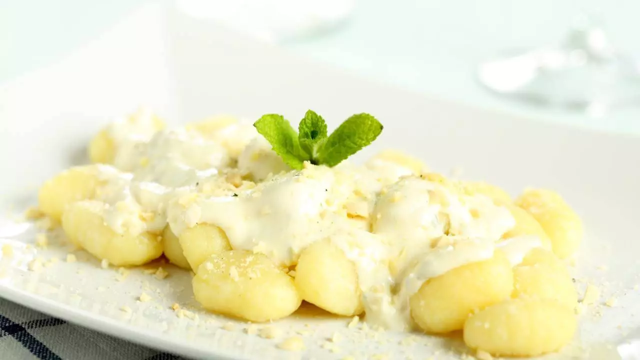 Gnocchi ndi kirimu tchizi