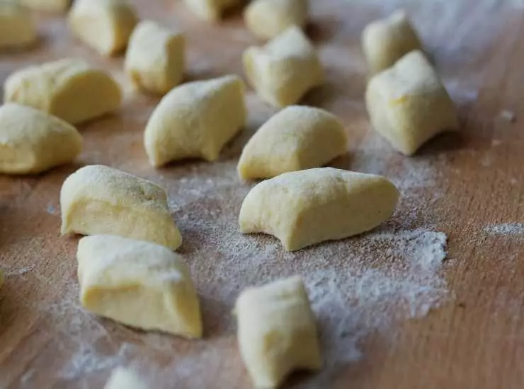 Krem pendir ilə gnocchi