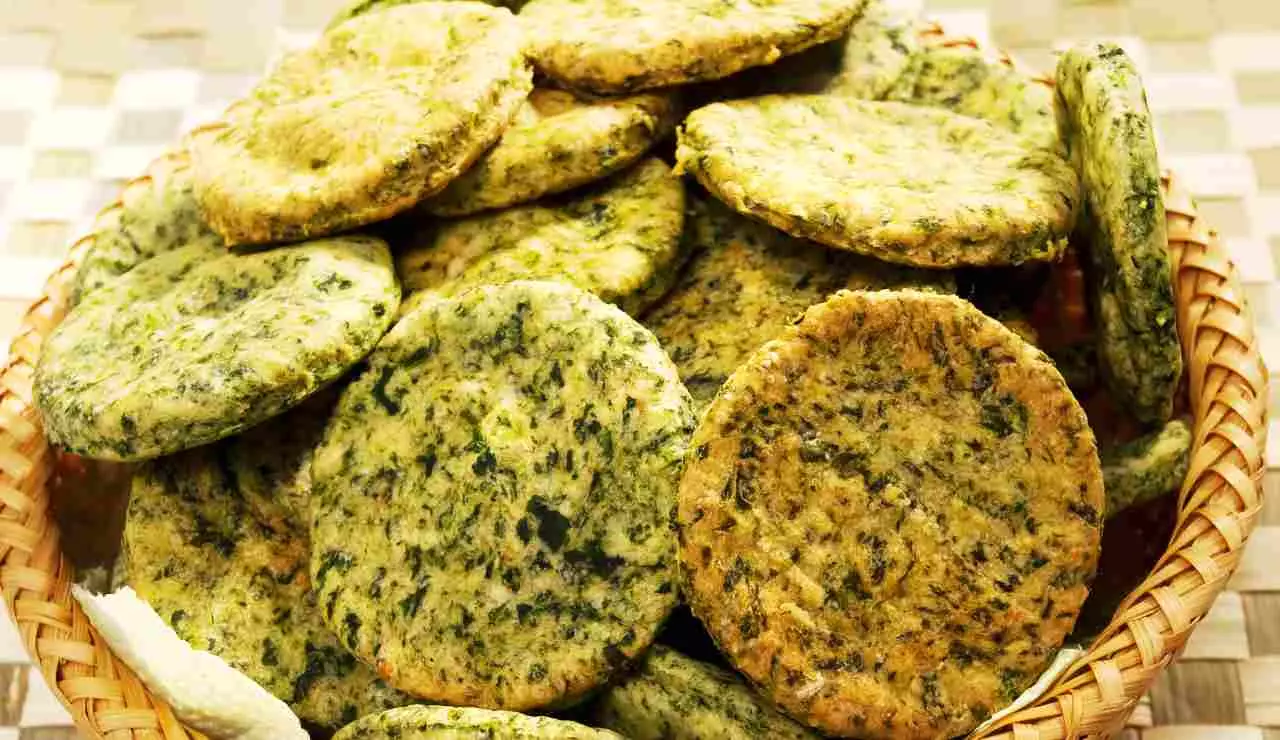 Soft savory biscuits with ricotta and basil | Delicious snack 31177_1