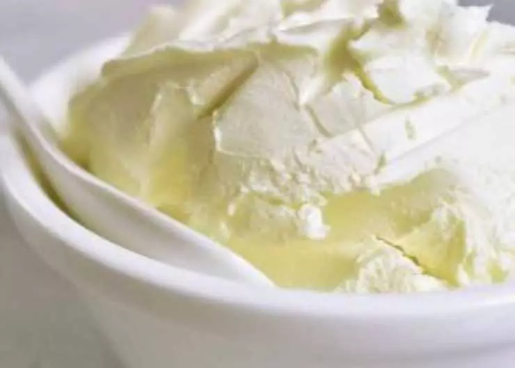 Mascarpone ve kayısı ile yumuşak kek | Lezzetli bir kahvaltı için 31190_2