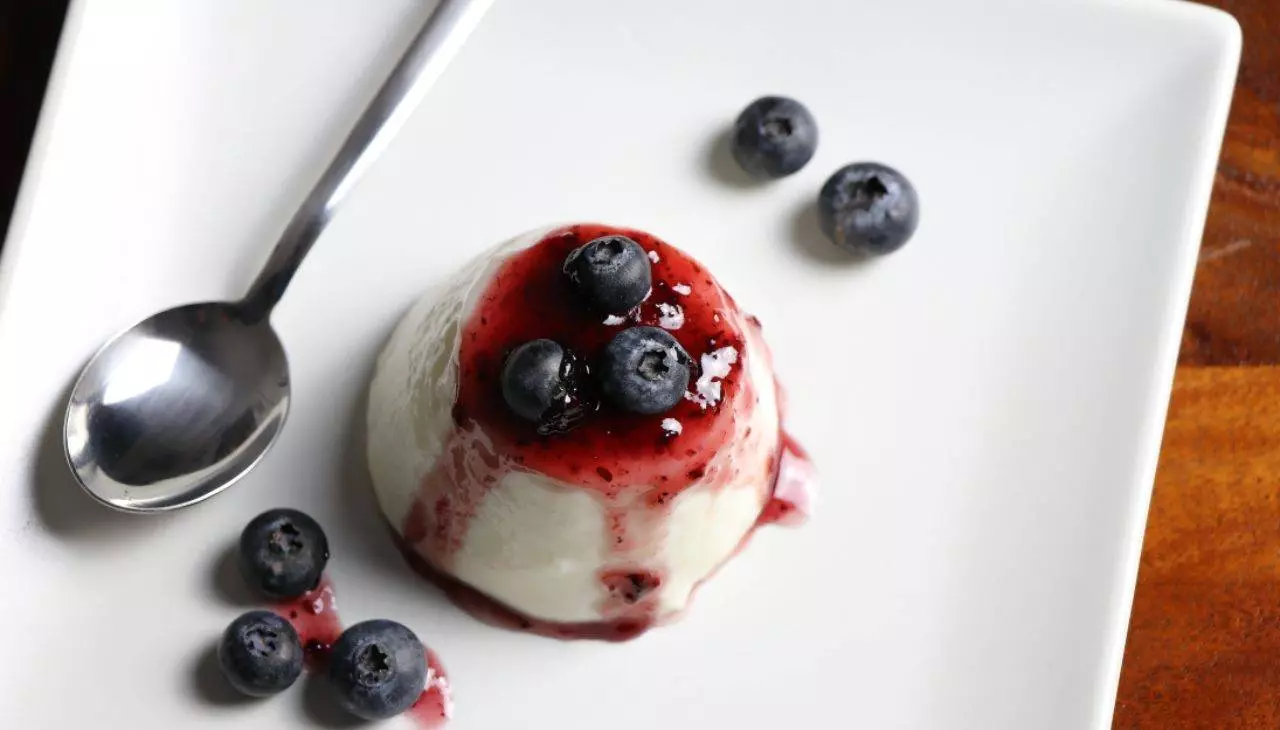 Cuillère à dessert aux fruits d'été