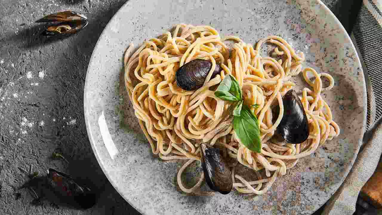 Pasta with mussels recipe preparation ingredients 31587_1