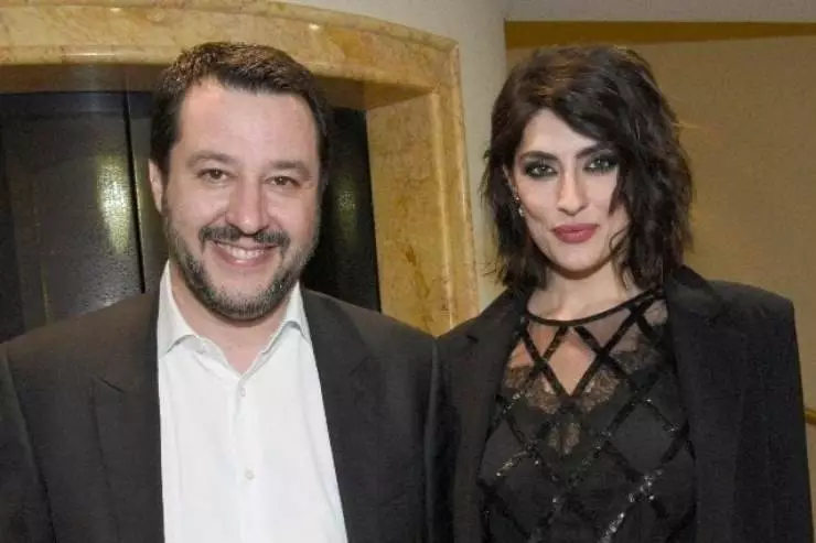 Elisa Isoardi Matteo Salvini - Daim ntawv qhiaSprint