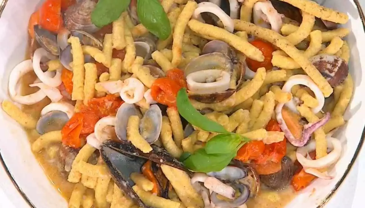 É sempre meio-dia | Receita da chef Chloe Facchini | Passatelli com frutos do mar