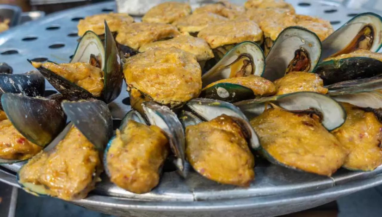 Gevulde gebakken mosselen | Eenvoudig en heerlijk fingerfood met zeevruchten