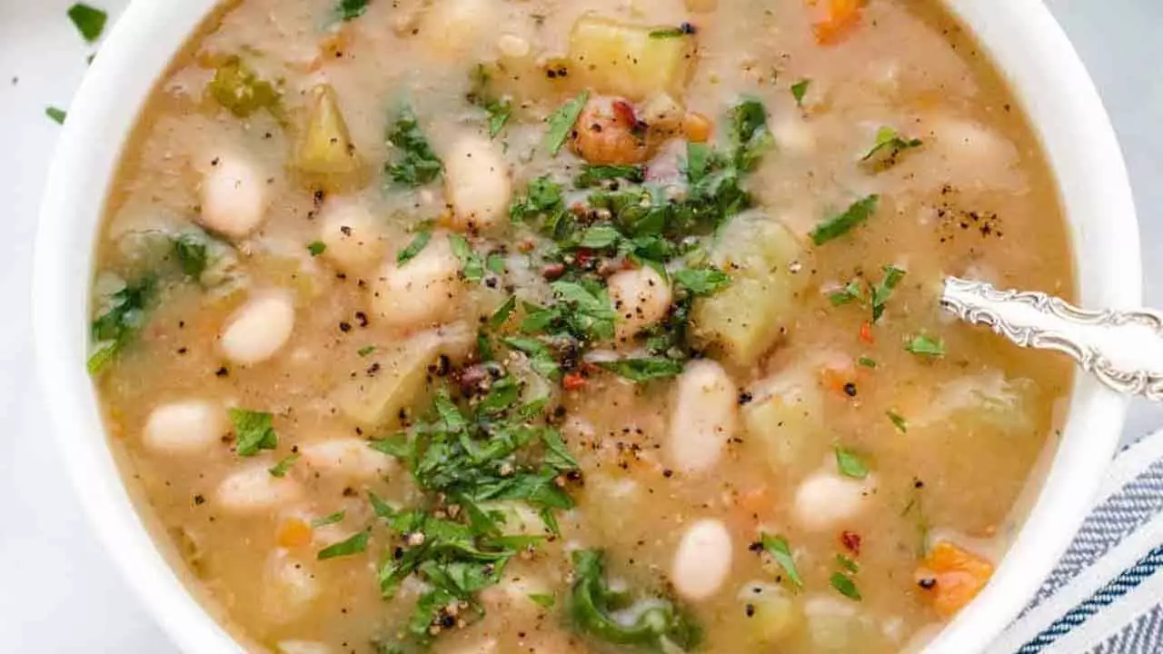 If you fancy a hot soup, make Benedetta Rossi's peasant soup
