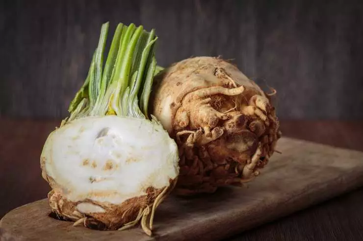 Celeriac කුඩා කට්ලට්