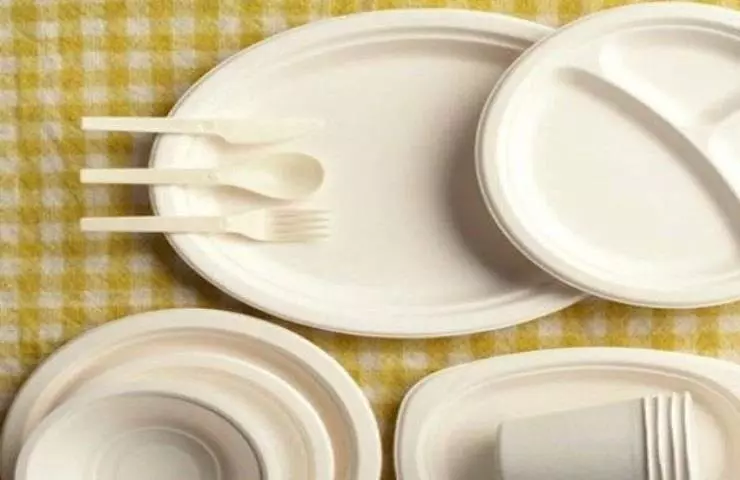 Compostable tableware