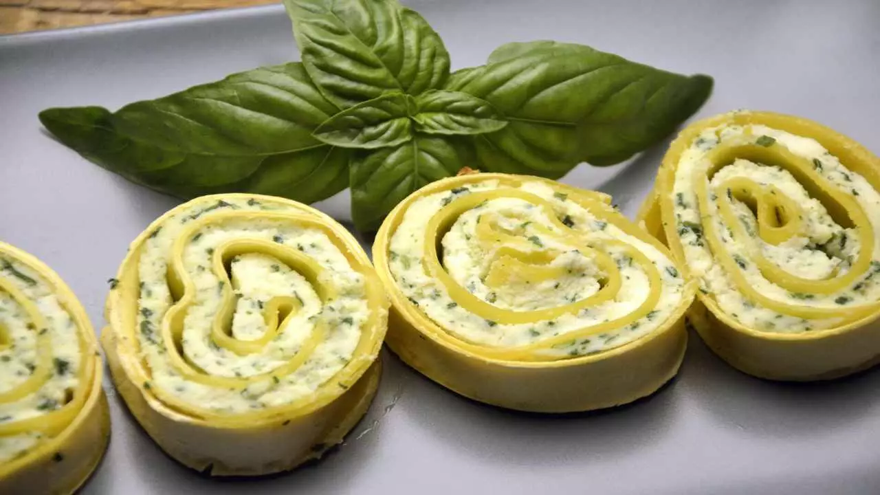 Ọhụrụ pasta swirls na ricotta na akwụkwọ nri | Chọpụta otú e si akwadebe ha