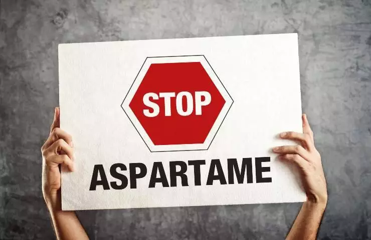 Знак с надпис Stop aspartame