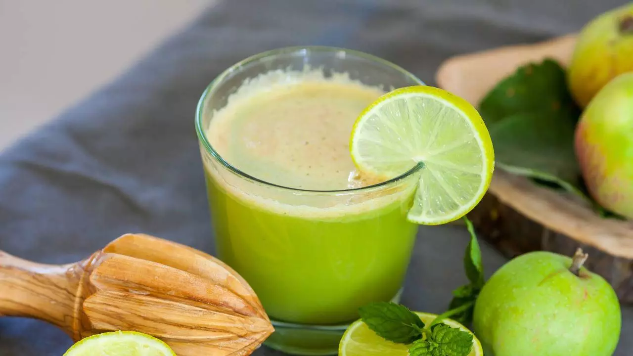 Ijo apel lan lemon smoothie | ngobong lemak lan tansah tetep fit