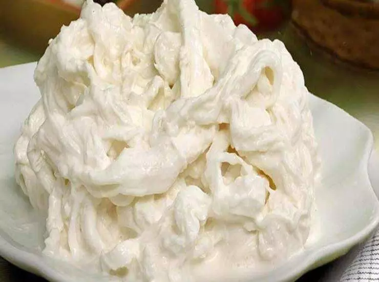 Pimientos agridulces sobre crema de burrata FOTO ricettasprint