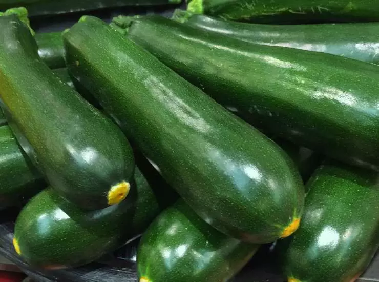 Courgette yipo pẹlu Emmental ati ham, ndin ire 32431_2