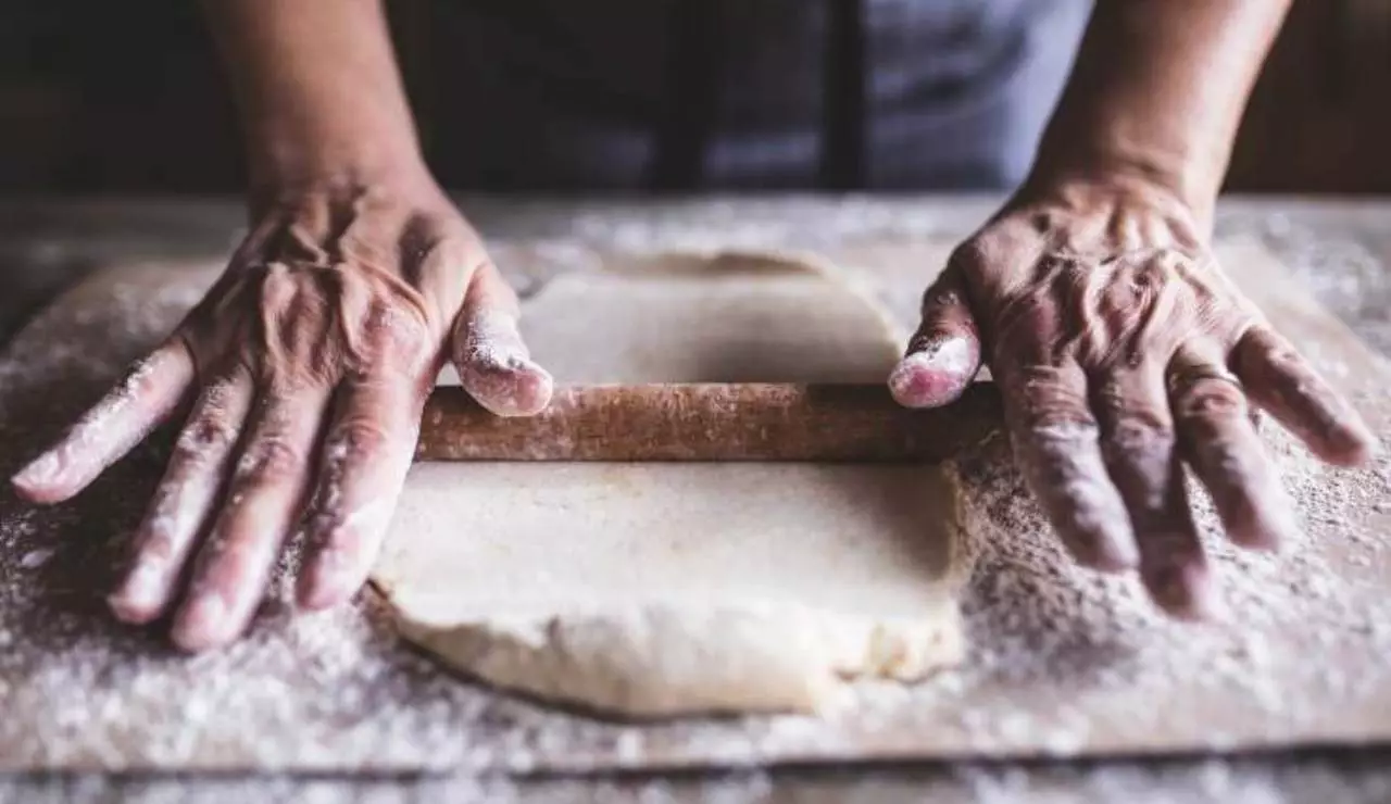 Enough pizzas and fried dumplings, this is the super soft finger food to try!