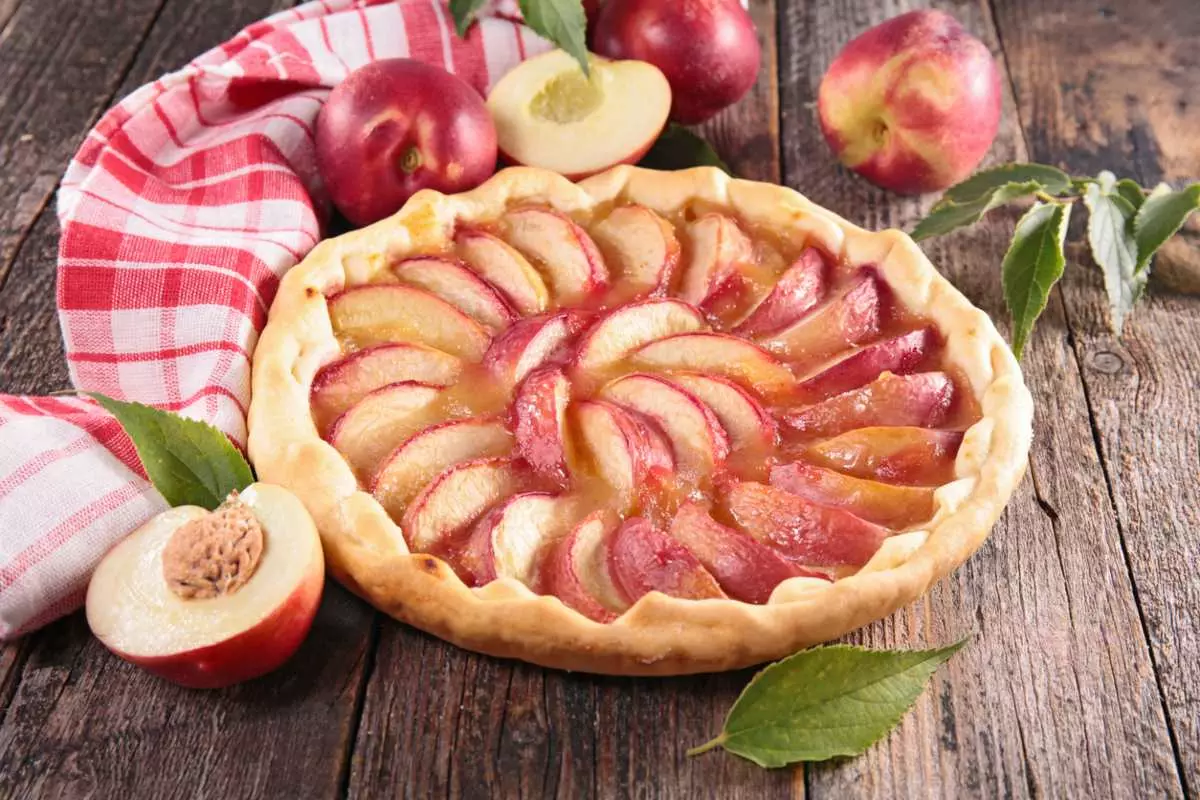 Peaches and Amaretti Tart