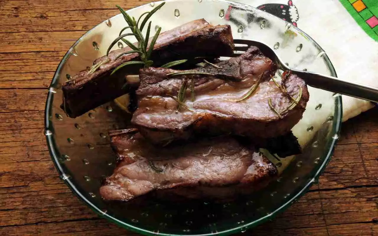 Recipe ng Rosemary oven steak
