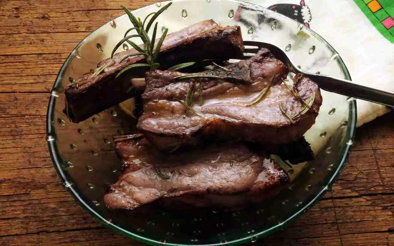 Gebakken varkenssteaks met rozemarijn | Een uitstekend resultaat