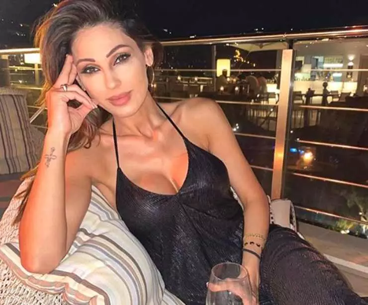 Anna Tatangelo kvapą gniaužianti fizinė dieta – RecipeSprint