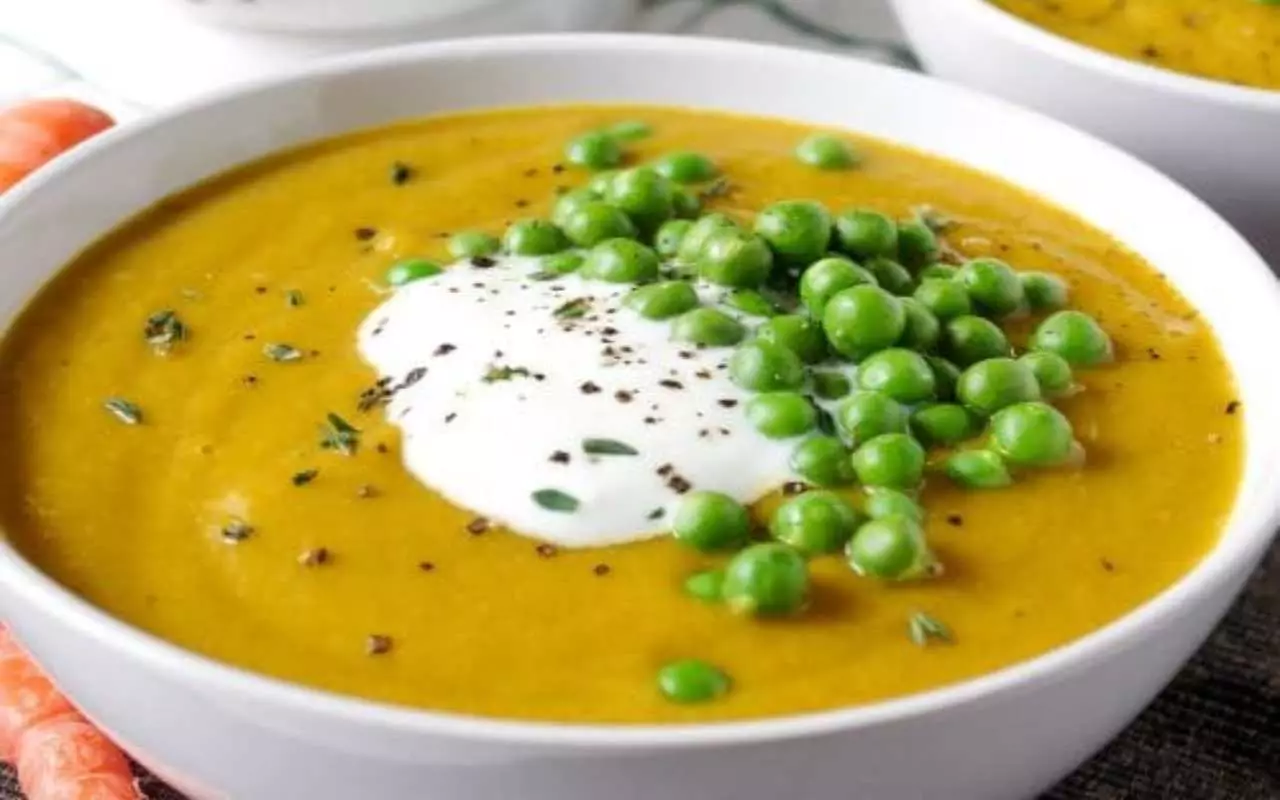 Crema fría de zanahorias y guisantes | Sabroso, para comer cuando quieras