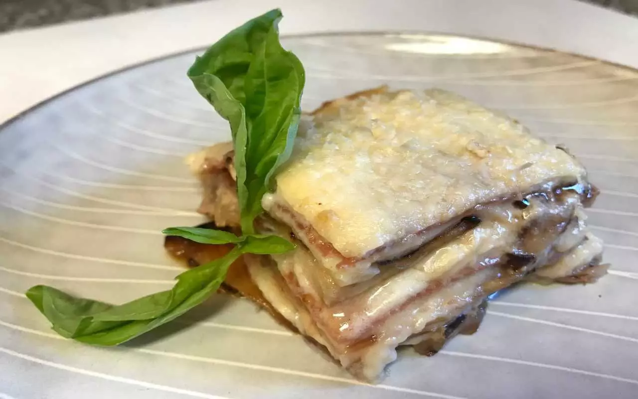 parmigiana biringanya ham Chinsinsi PHOTO Chinsinsi chosindikizira