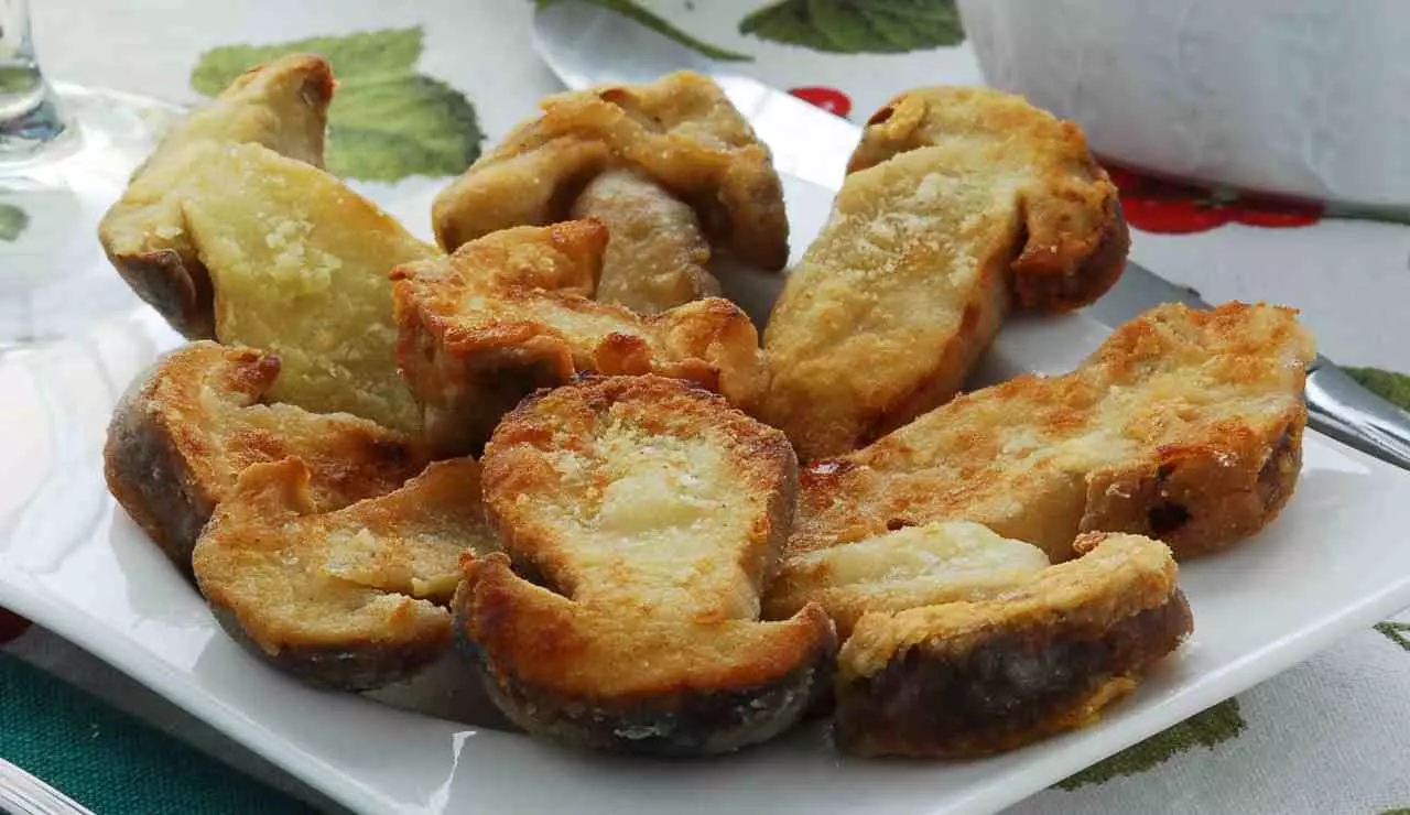 Crispy fried porcini | Lami ug sayon nga finger food