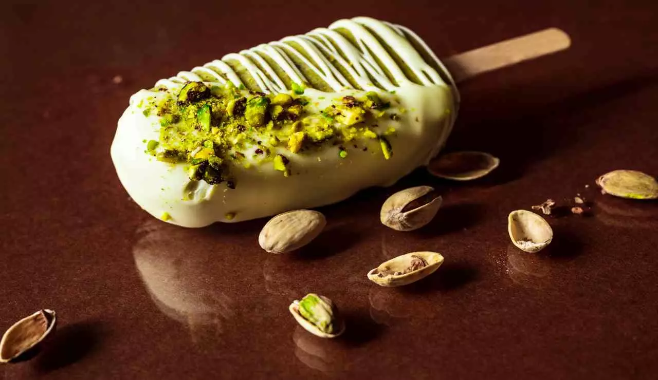 Pistachio iyo macmacaanka shukulaatada cad ee ul, waxay ku fiican yihiin cunto fudud oo macaan oo ku farxi doona yar iyo weynba si isku mid ah!