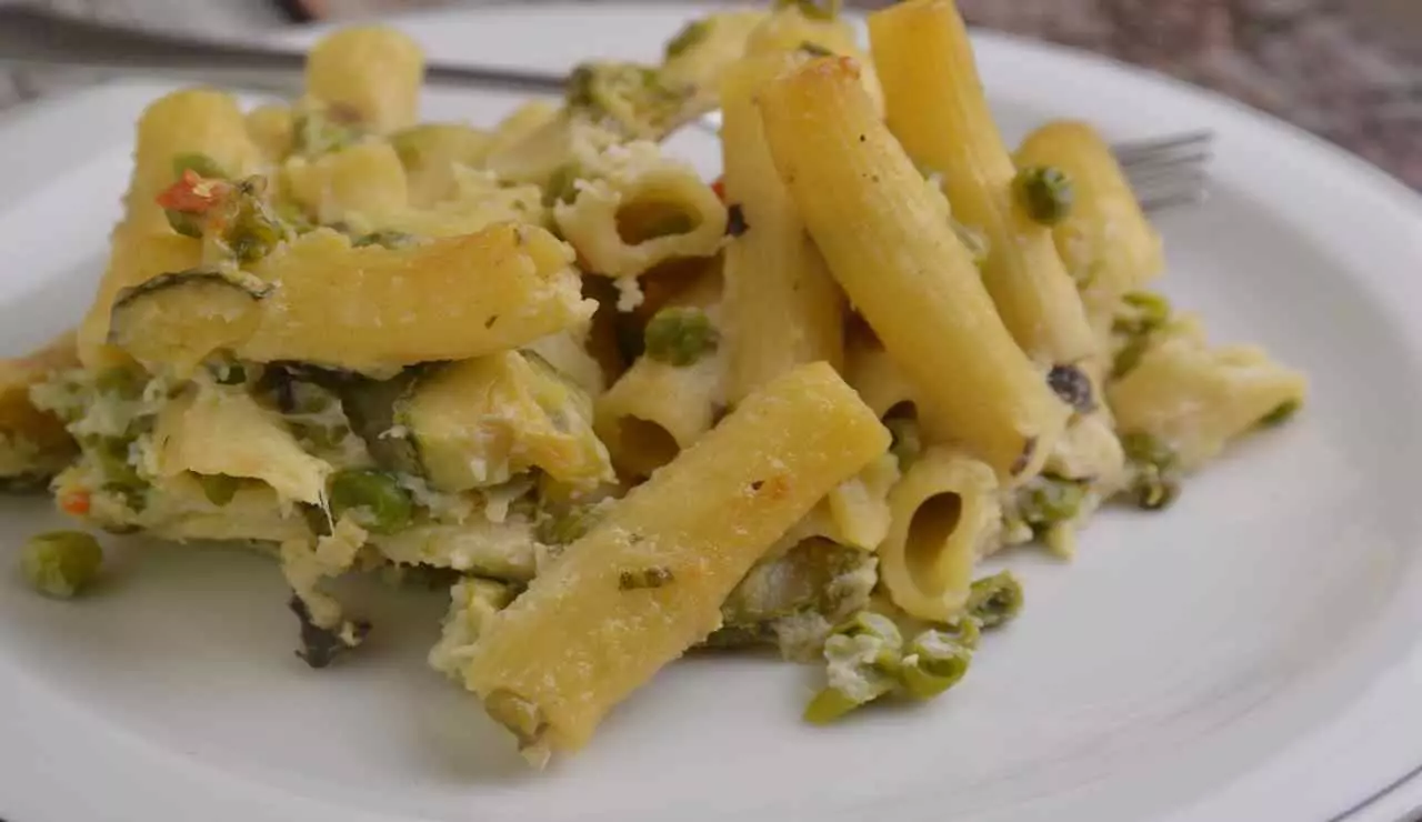 Pasta pijyayî, zucchini, kivark û beşamel | pirdelal