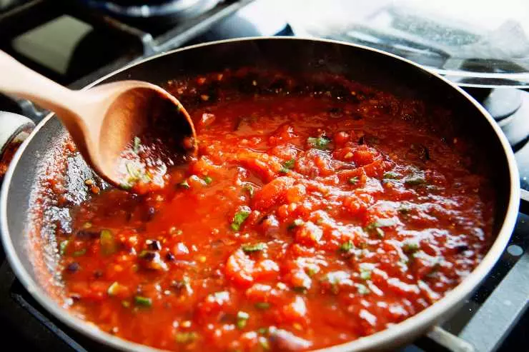 Salsa rubra para acompañar carnes y cocidos | Cómo prepararlo en casa 3288_4