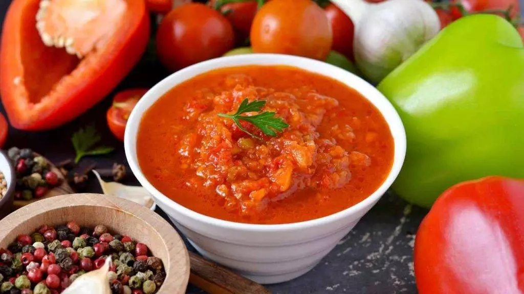 Salsa rubra para acompañar carnes y hervidos