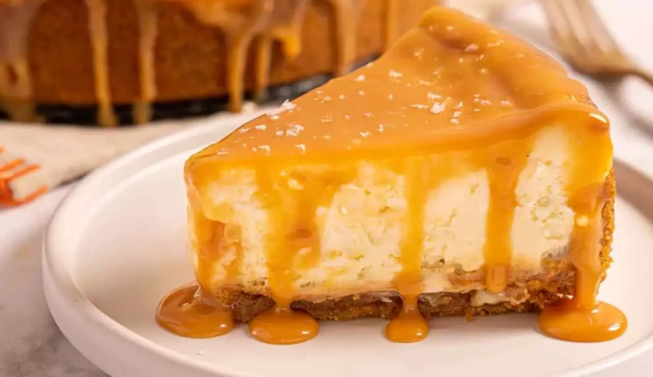 Gishiri Caramel Gasa Cheesecake | dadi da kuma m