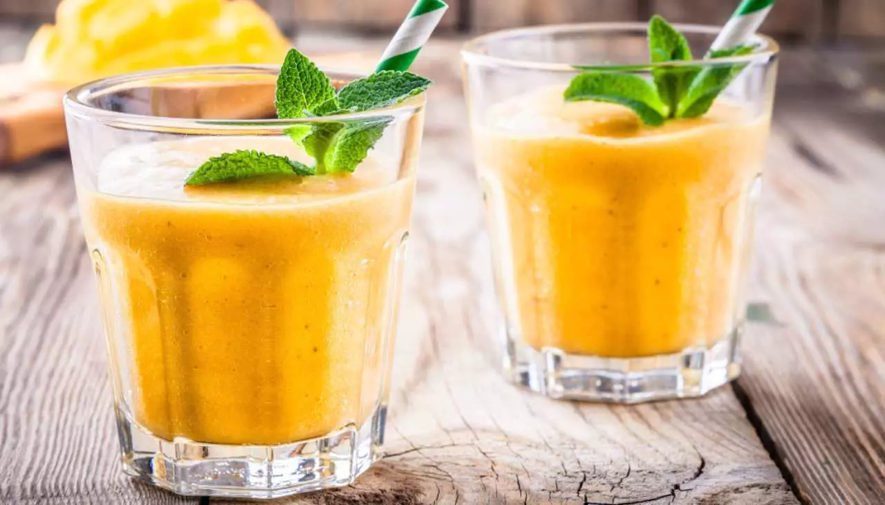 Slimming and detoxifying smoothie | Ngokushesha futhi kulula