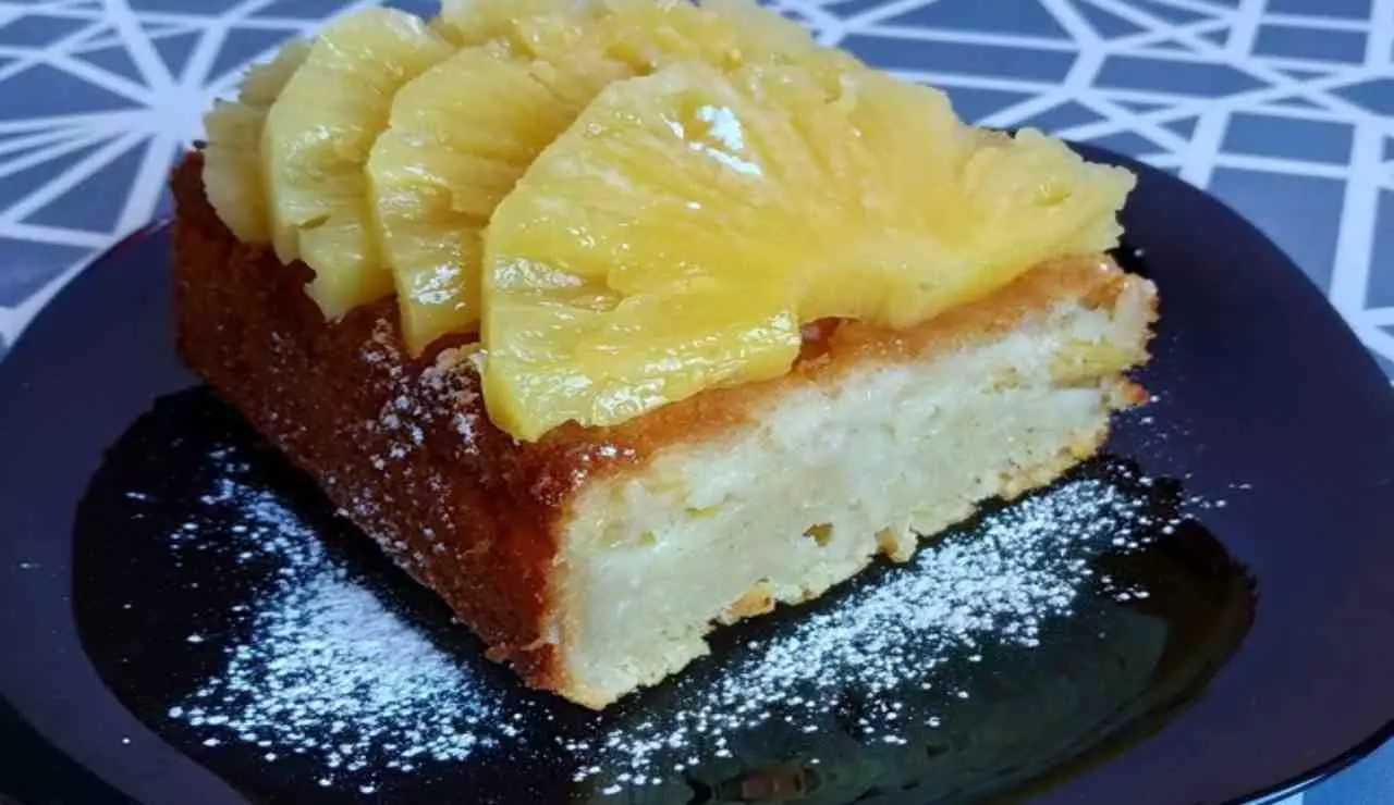 лимонно-ананасовий сливовий торт з йогуртом