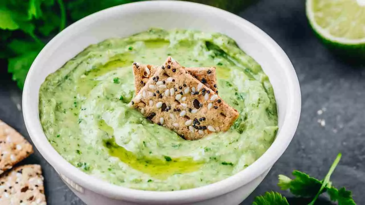 Avocado hummus | to flavor wraps and vegetable salads