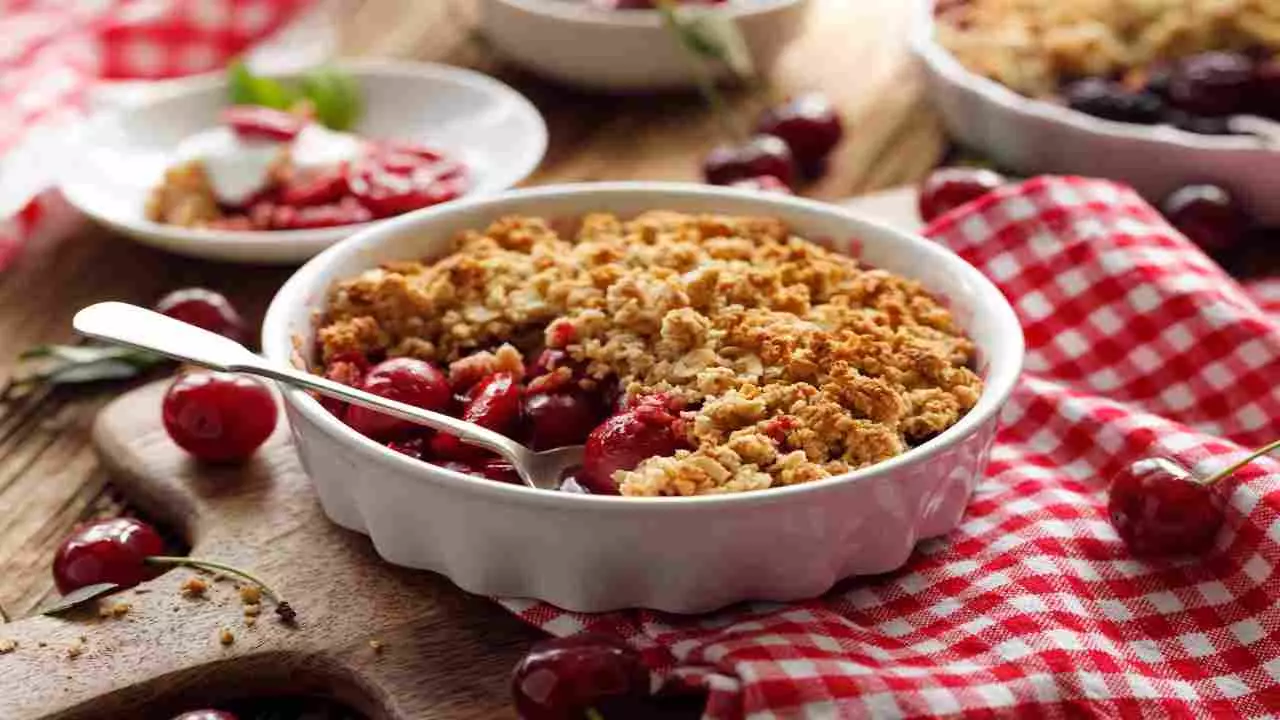 Kersencrumble | Het perfecte dessert om na de maaltijd van te genieten