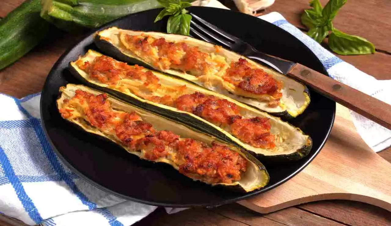 Zucchini au gratin tare da tumatir | counter mai sauki da dadi